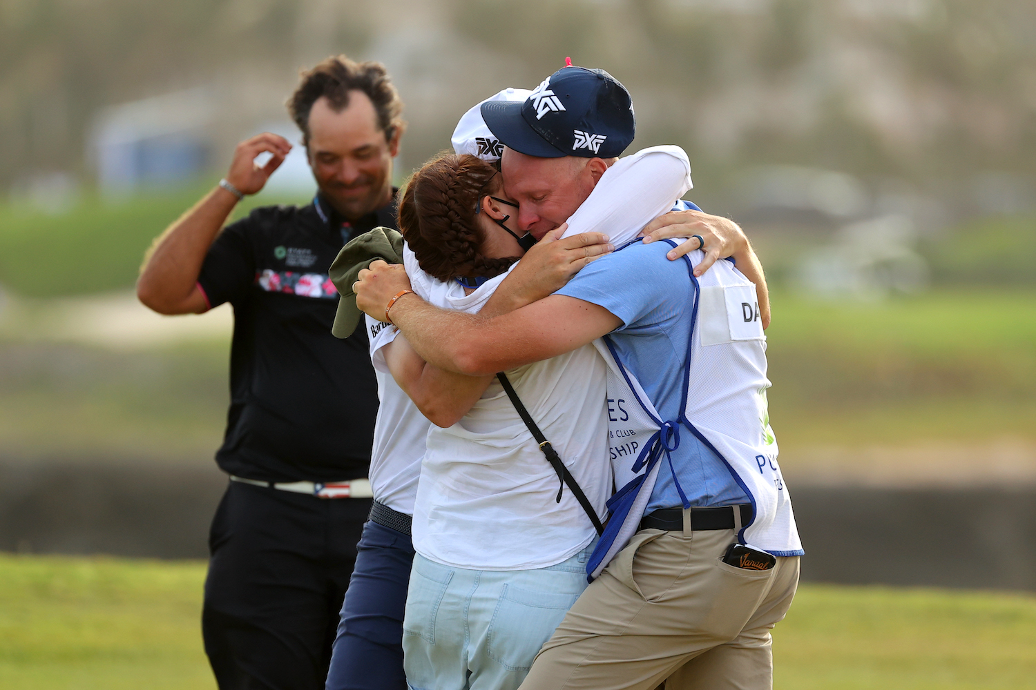 Hug Of A Lifetime - Global Golf Post